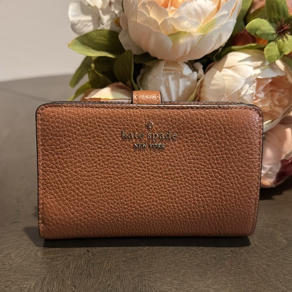 kate spade | Bags | Kate Spade Leila Medium Compact Bifold Wallet In ...